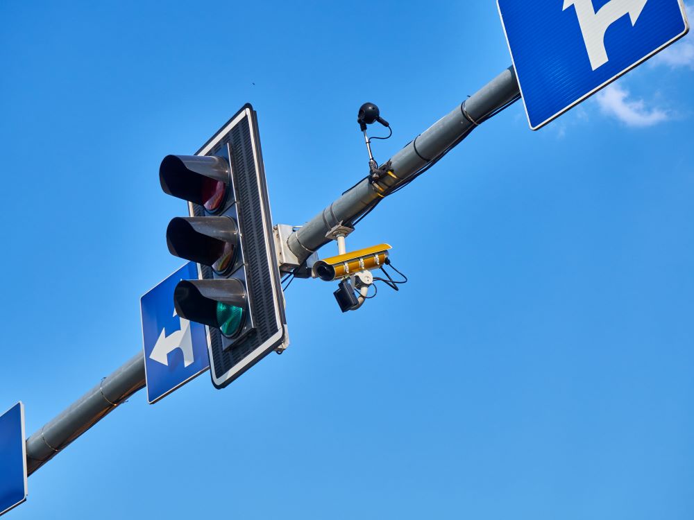 City of Phoenix is bringing back red-light cameras - The Bellovin Law ...